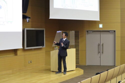 Sir Martin Wood Prize Lecture in Osaka University was held ...
